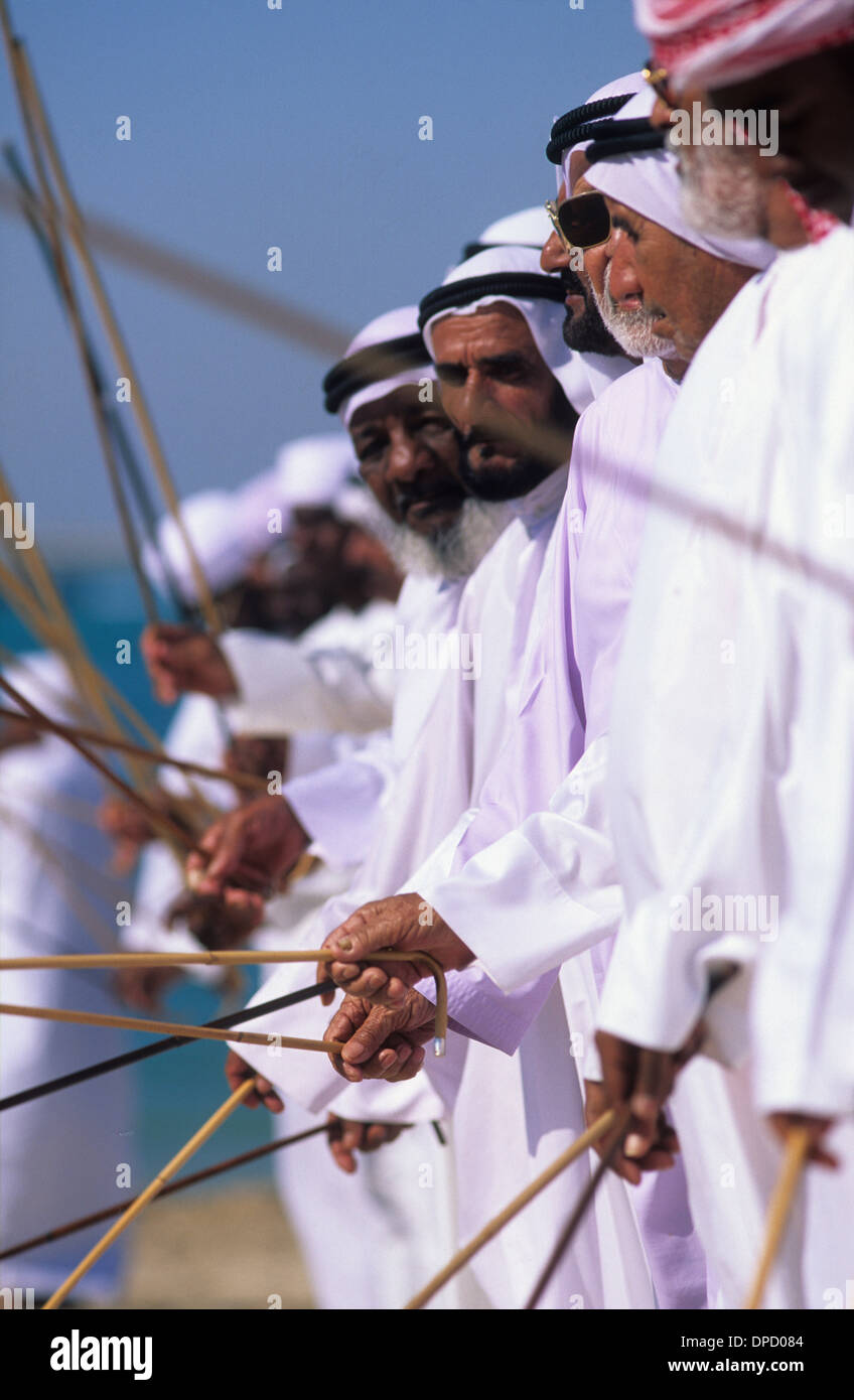 United arab emirates men dance hi-res stock photography and images - Alamy