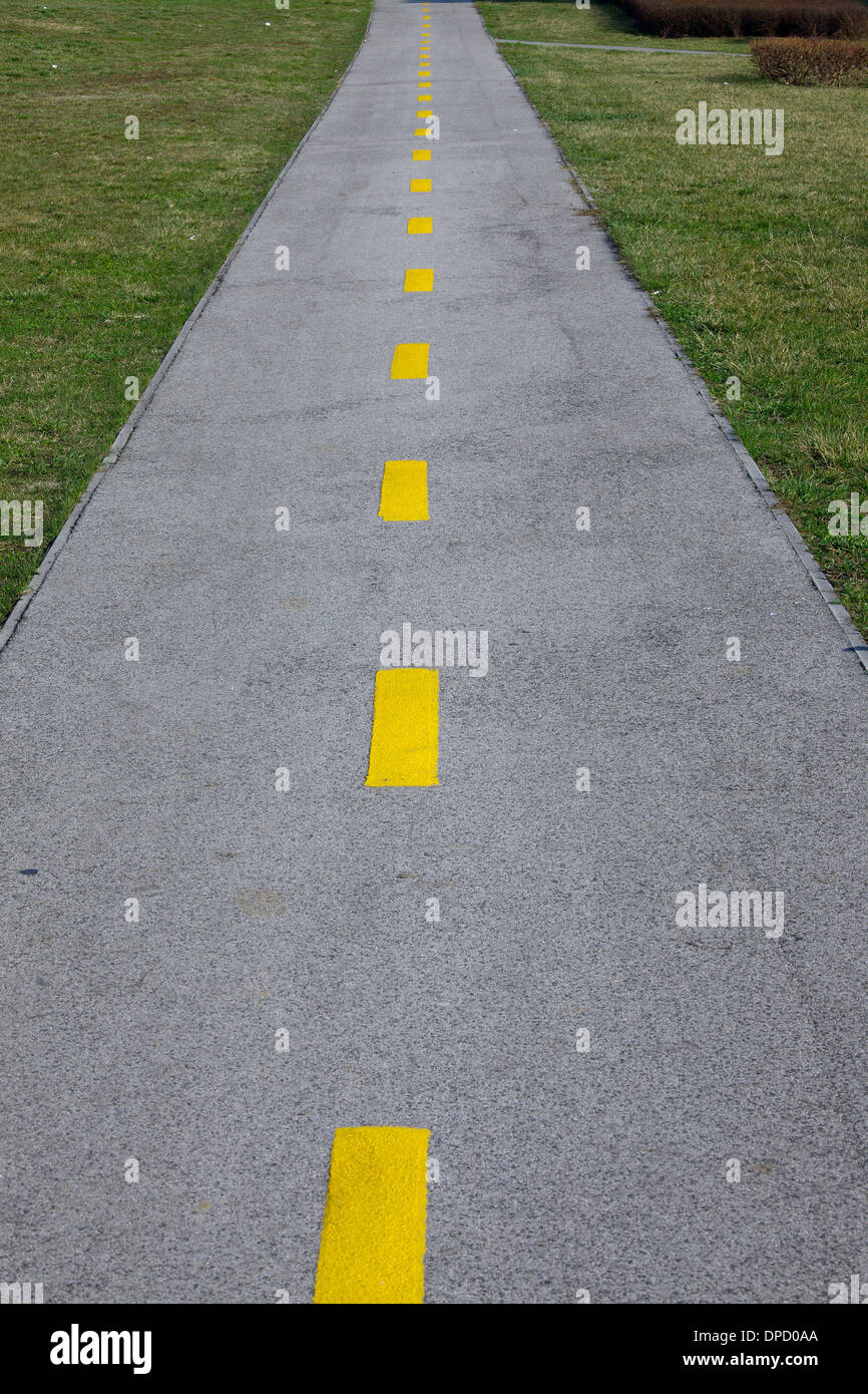 Bicycle road hi-res stock photography and images - Alamy