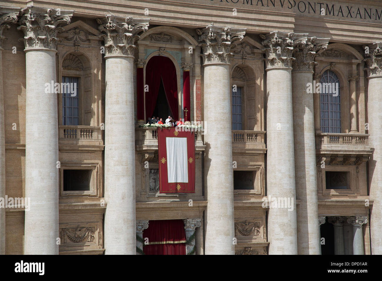 Pope Francis delivers Easter Message Saint Peter's Basilica, the first ...
