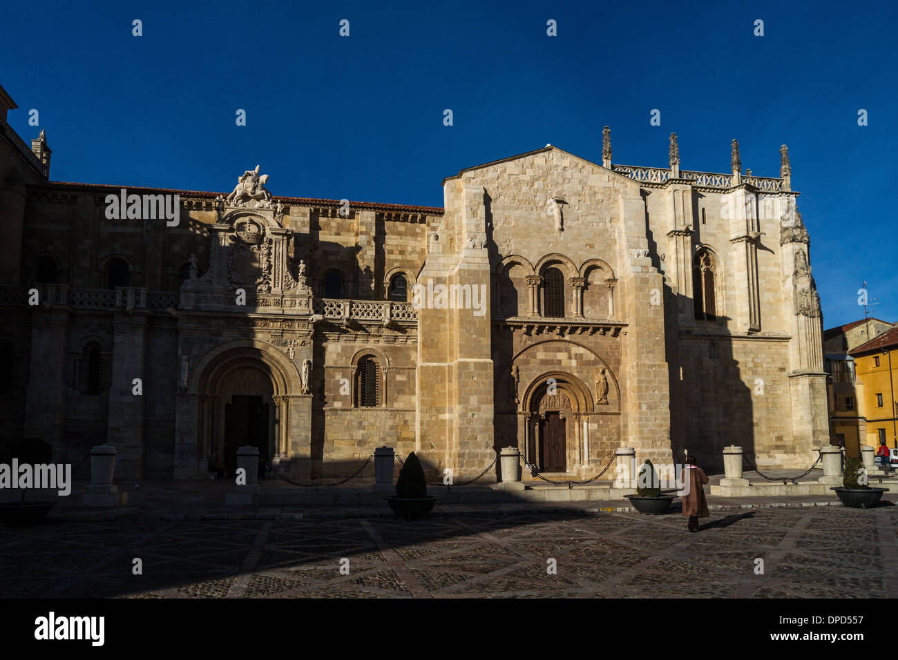 Real basilica de san isidoro hi-res stock photography and images - Alamy