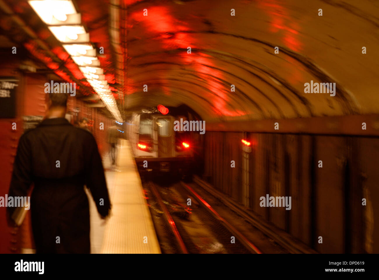 New york underground tunnel hi-res stock photography and images - Alamy