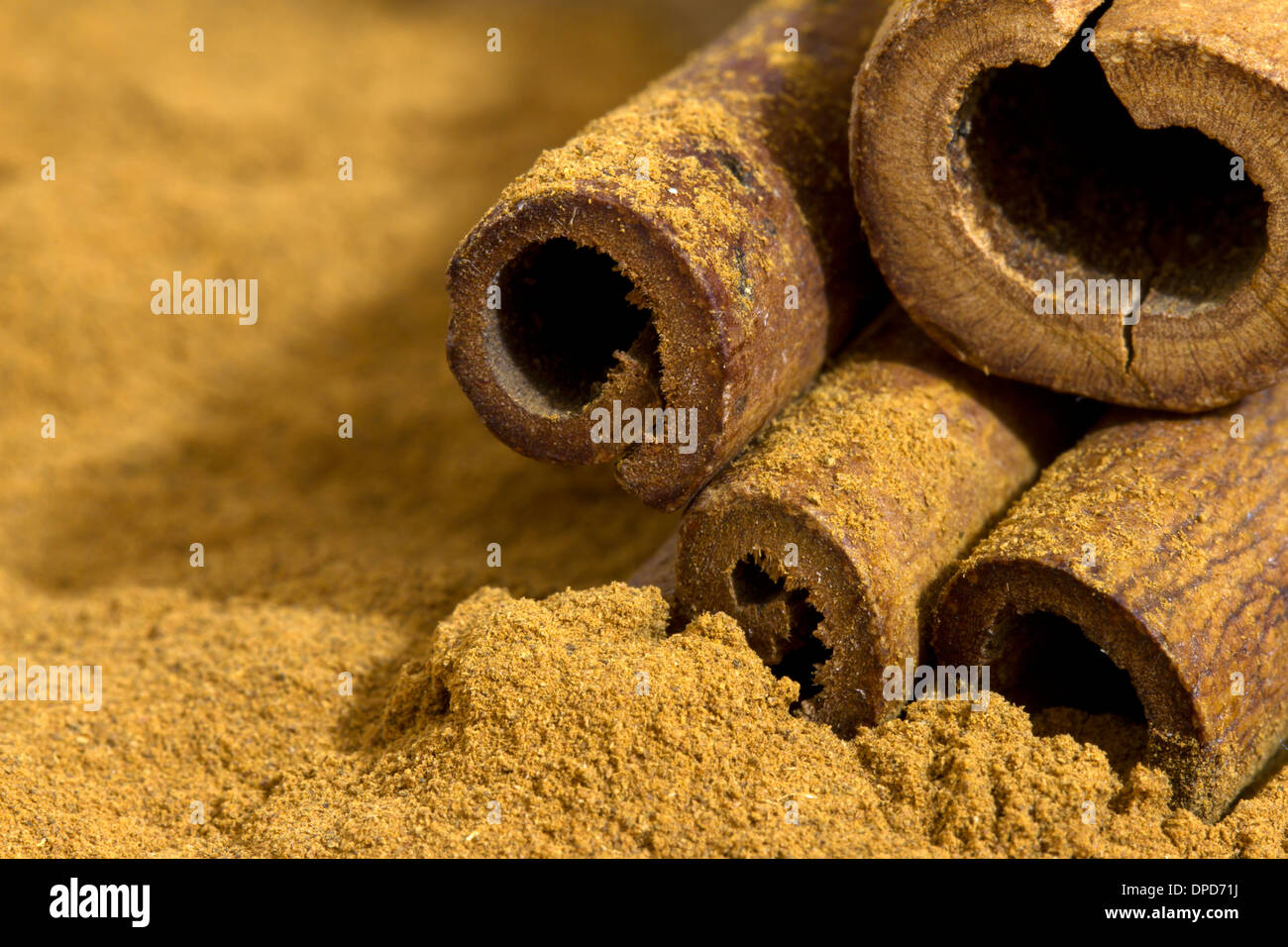 Closeup cinnamon hi-res stock photography and images - Alamy