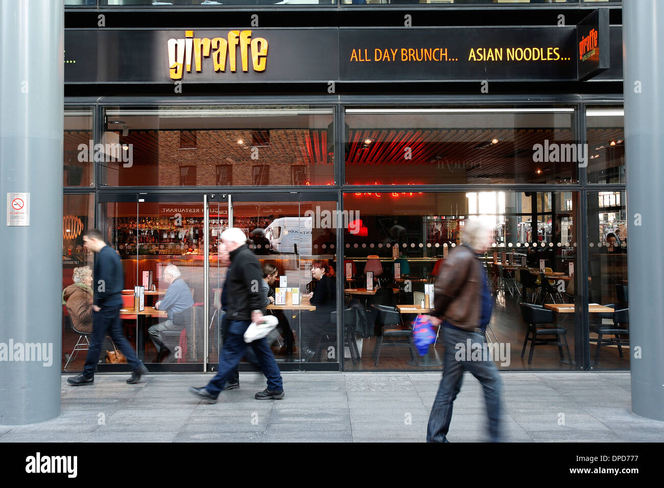 Giraffe restaurant in the city of London Britain Stock Photo - Alamy