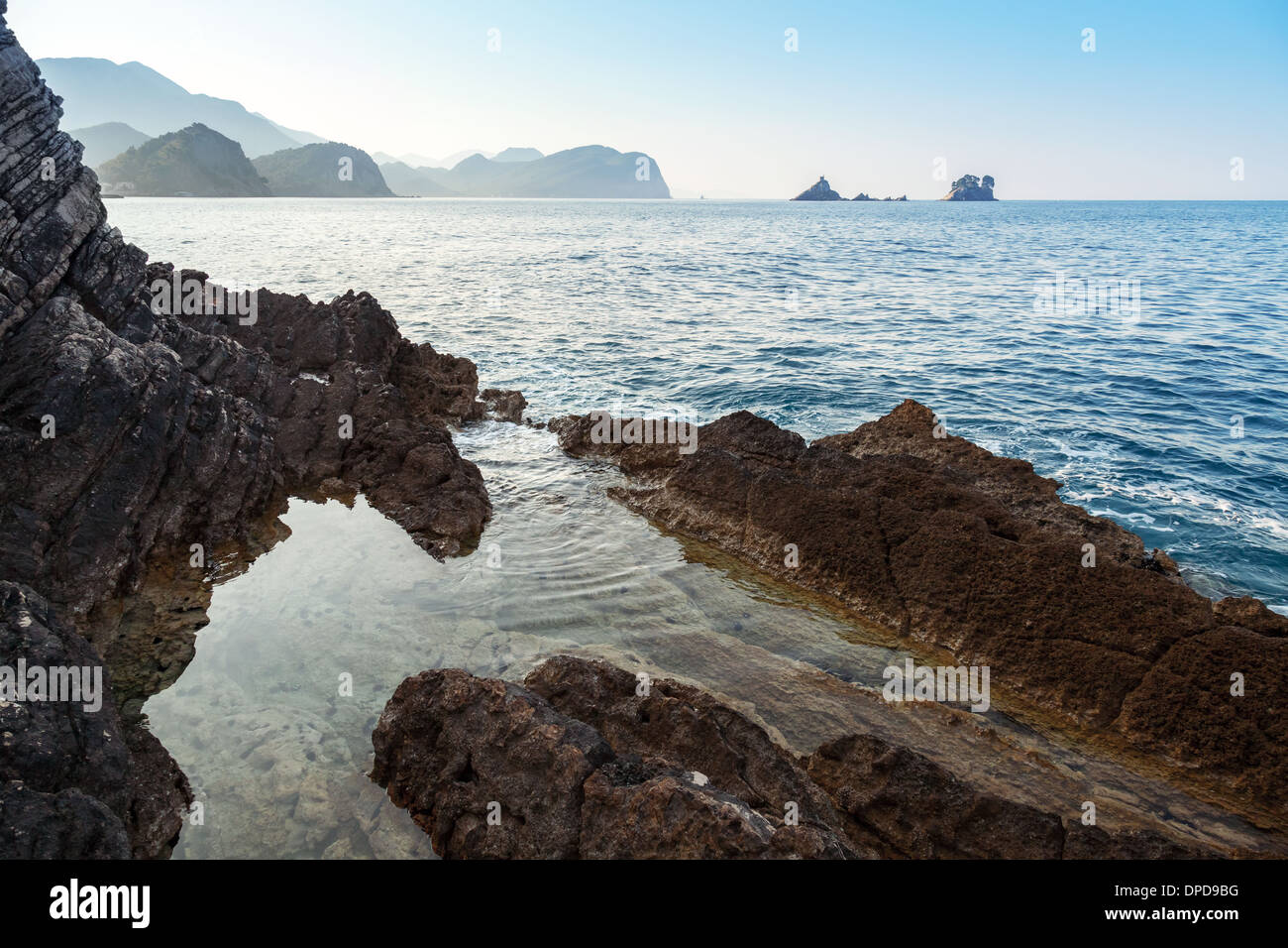 Dark rocks hi-res stock photography and images - Alamy