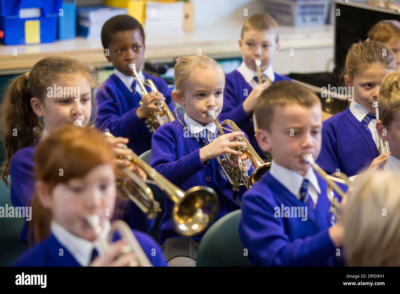 Primary school classroom uk hi-res stock photography and images - Alamy