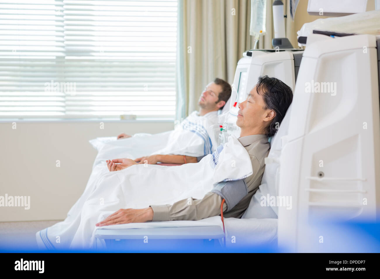 Patients undergoing dialysis hi-res stock photography and images - Alamy