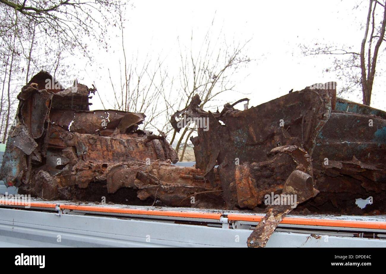 Wreck of a car hi-res stock photography and images - Alamy