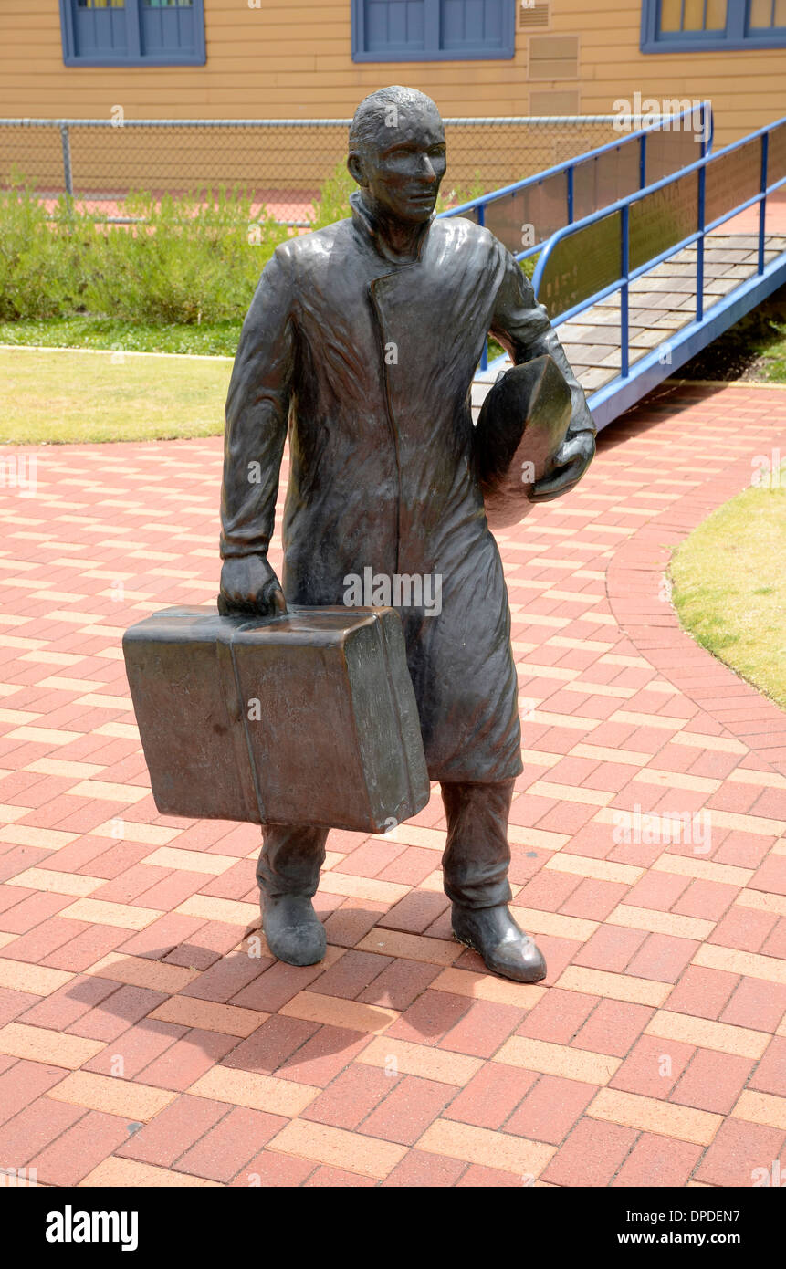 Fremantle western australia statue hi-res stock photography and images ...