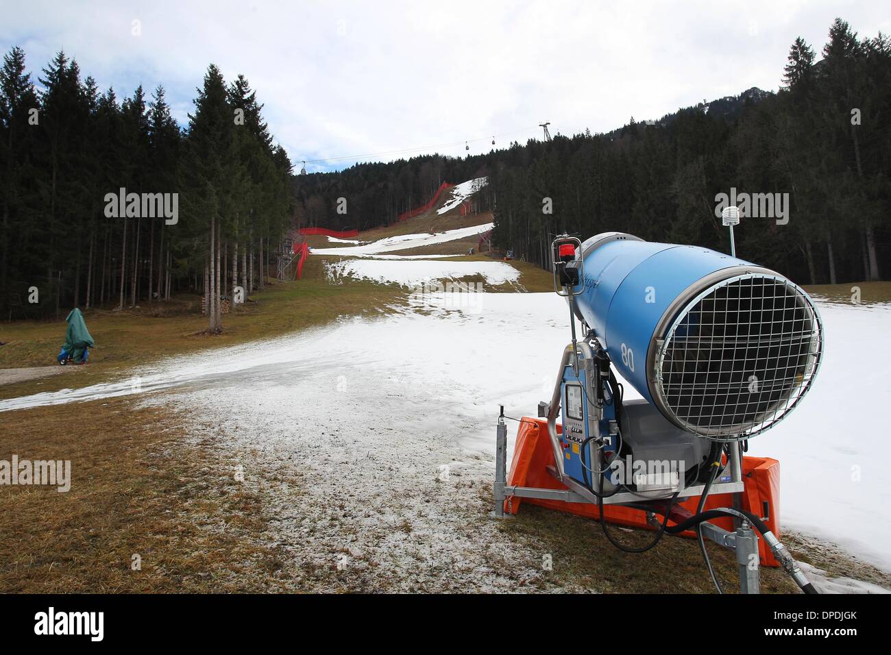 Snowless ski slope hi-res stock photography and images - Alamy