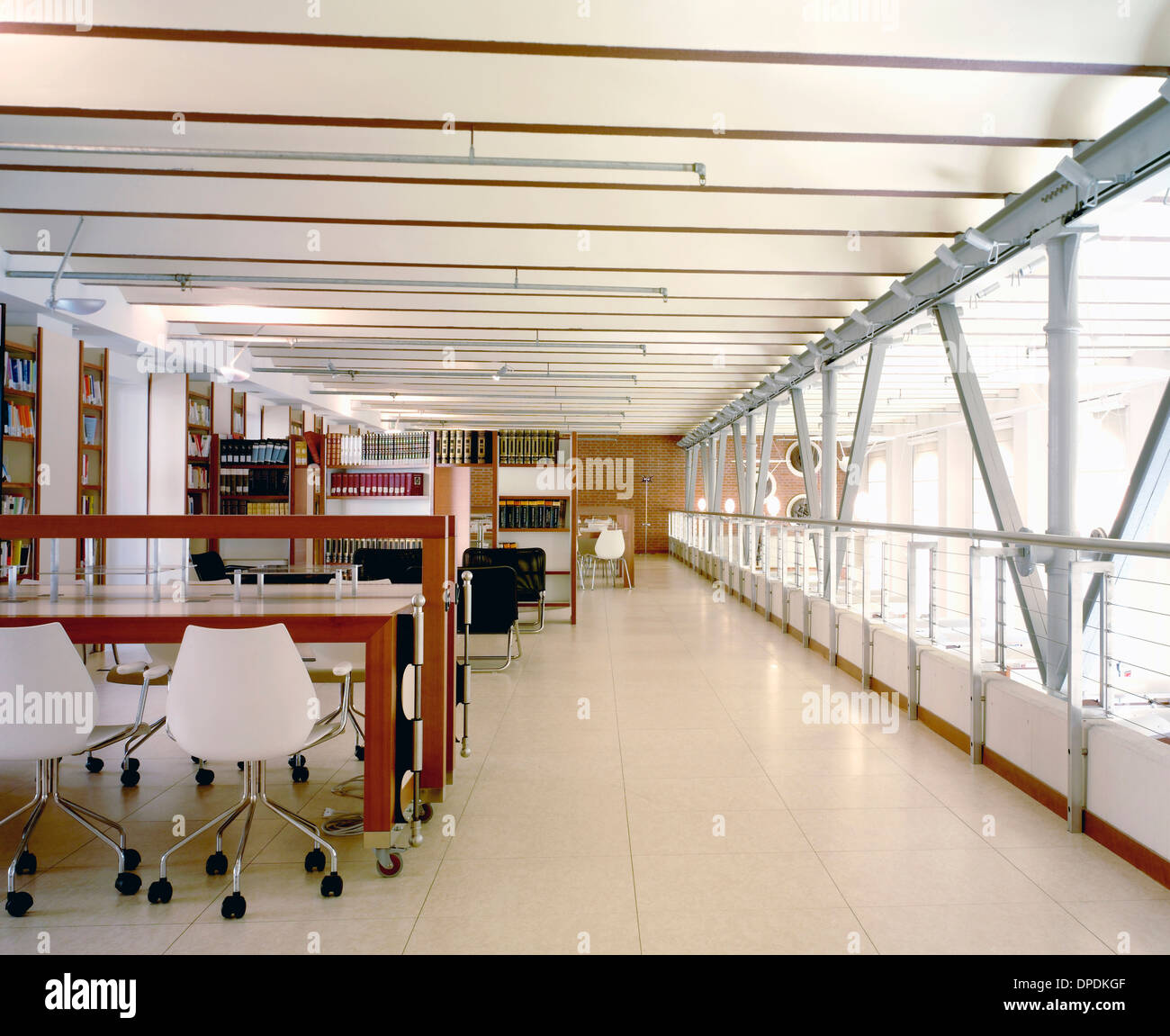 Modern library interior Stock Photo - Alamy