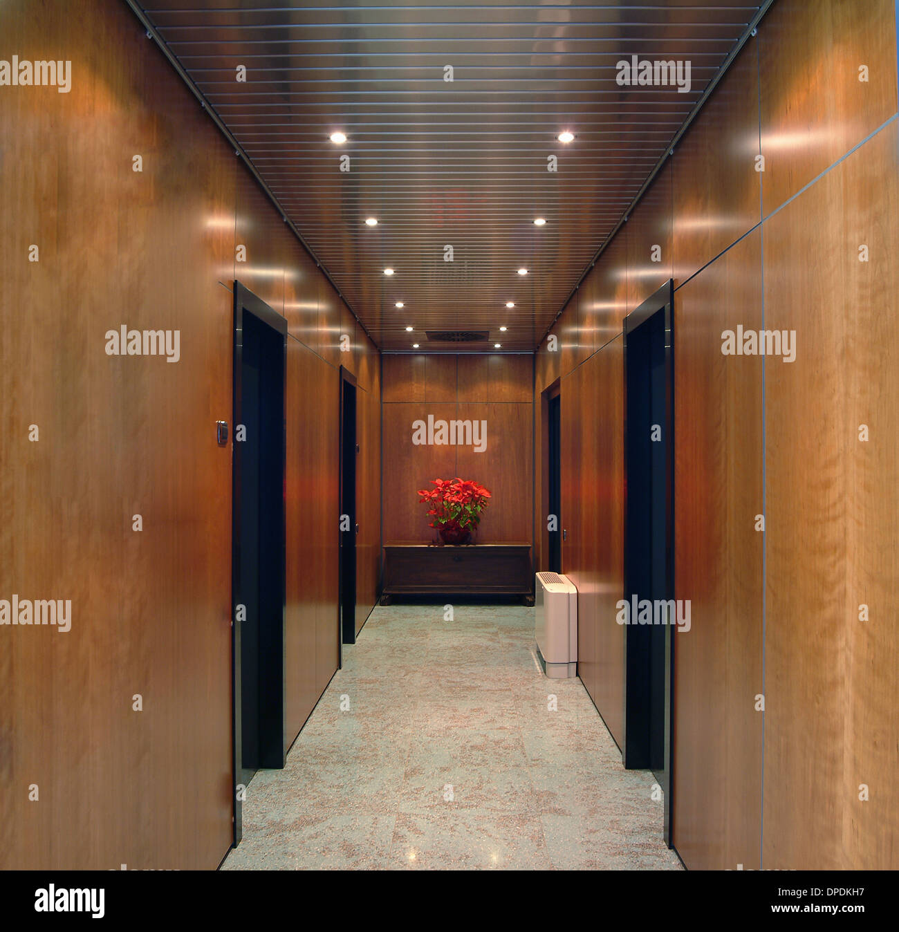 Retro hotel corridor hi-res stock photography and images - Alamy