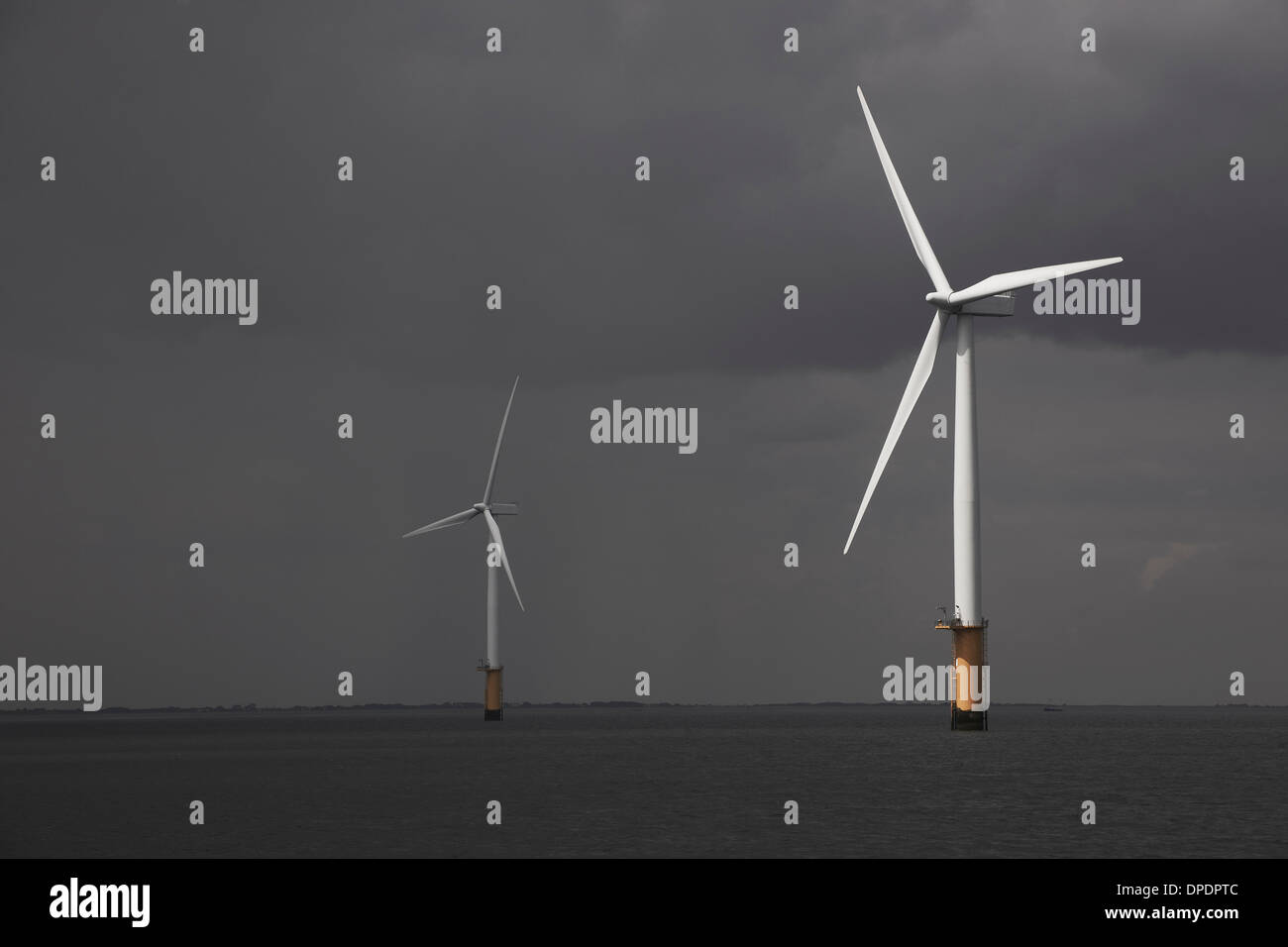 Wind energy in the ocean hi-res stock photography and images - Alamy