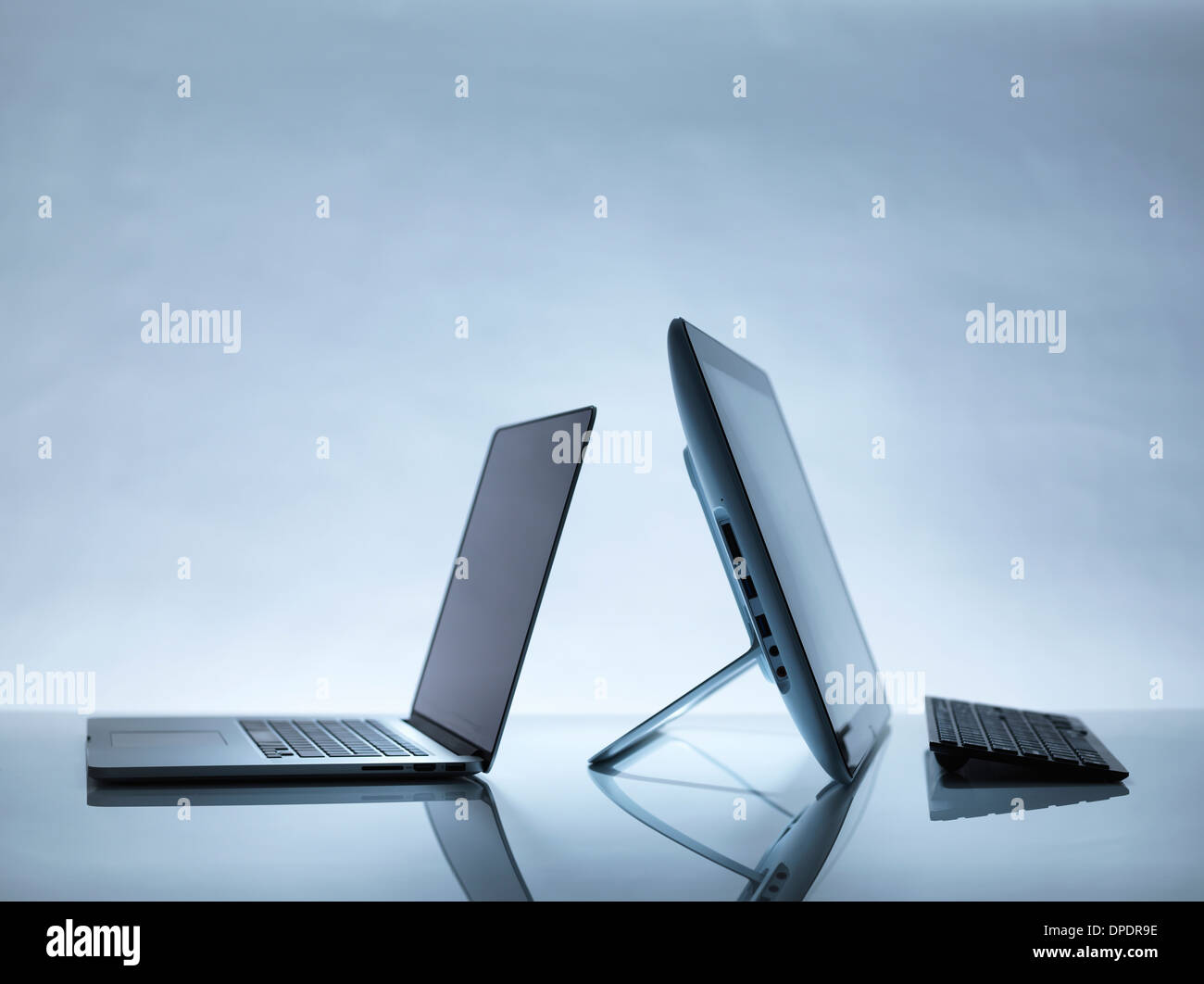 Desk pc hi-res stock photography and images - Alamy