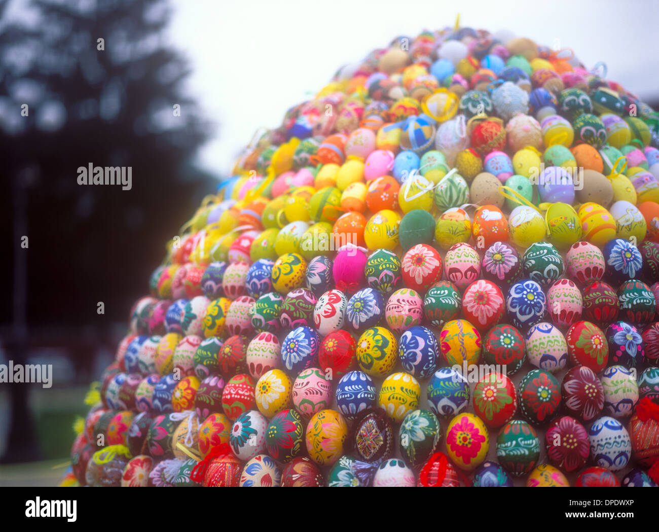 Huge easter eggs hi-res stock photography and images - Alamy