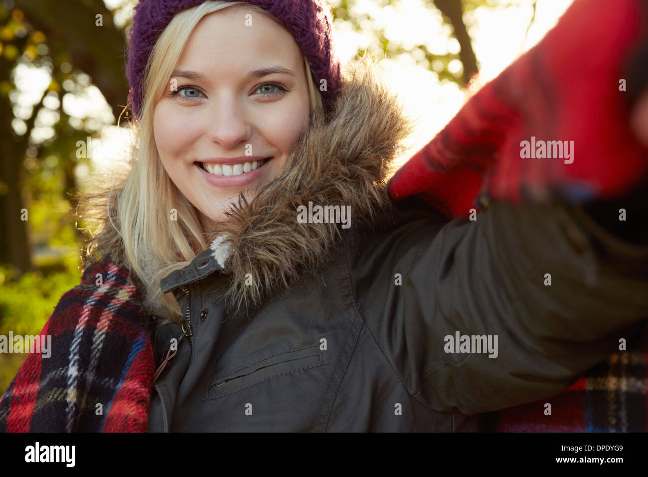 Woman blanket around shoulders hi-res stock photography and images - Alamy