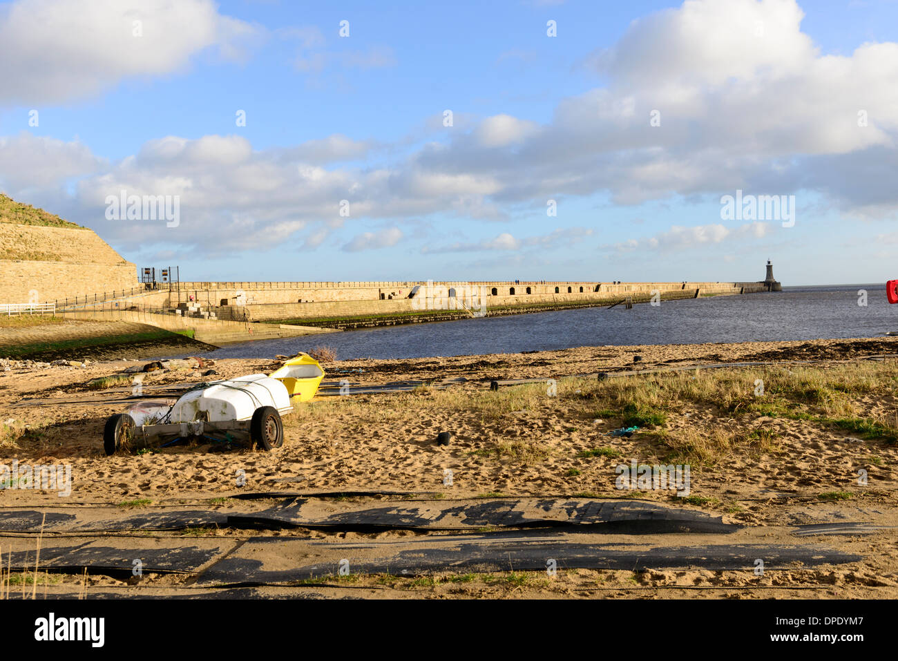 Lighthouses with pier and boats hi-res stock photography and images - Alamy