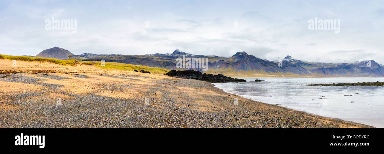 Icelandic beach landscape with volcanic rocks and yellow sand Stock ...