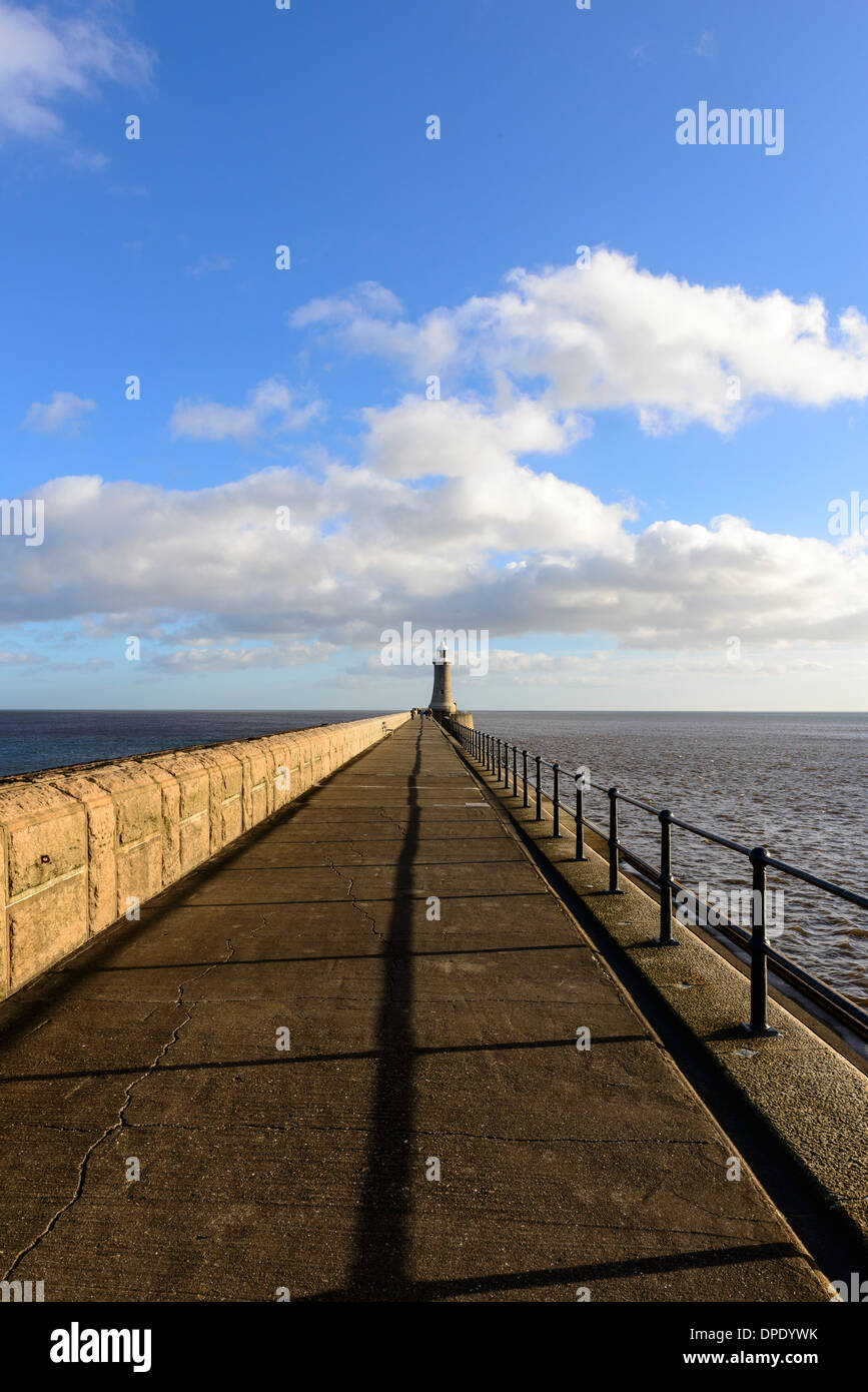 Lighthouses with pier and boats hi-res stock photography and images - Alamy