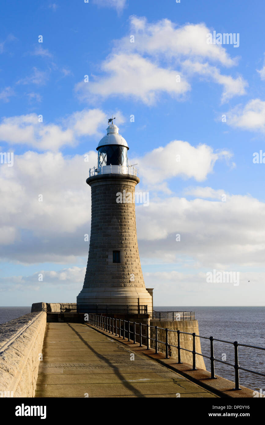 Tynemouth pier hi-res stock photography and images - Alamy