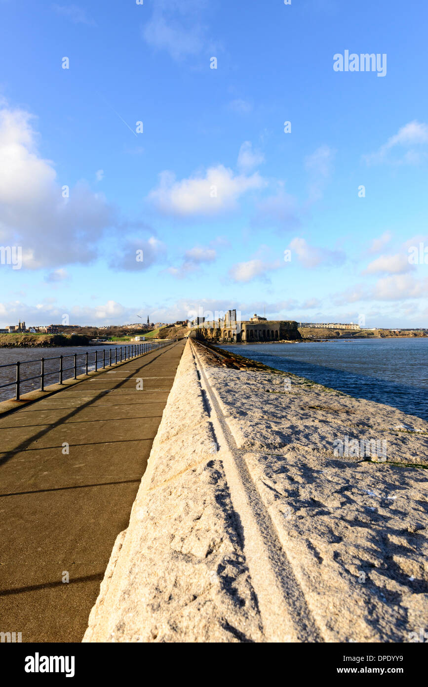 Tynemouth pier hi-res stock photography and images - Alamy