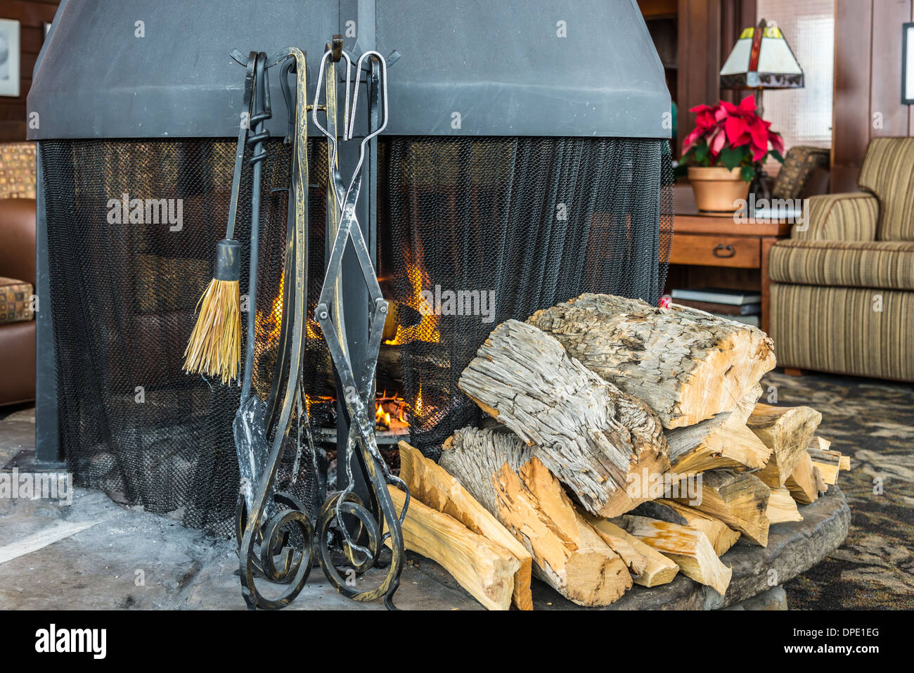 Fireplace fire hi-res stock photography and images - Alamy