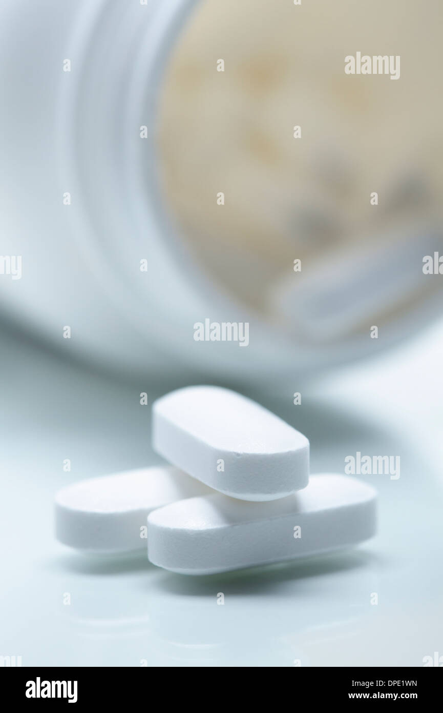 Paracetamol tablets hi-res stock photography and images - Alamy