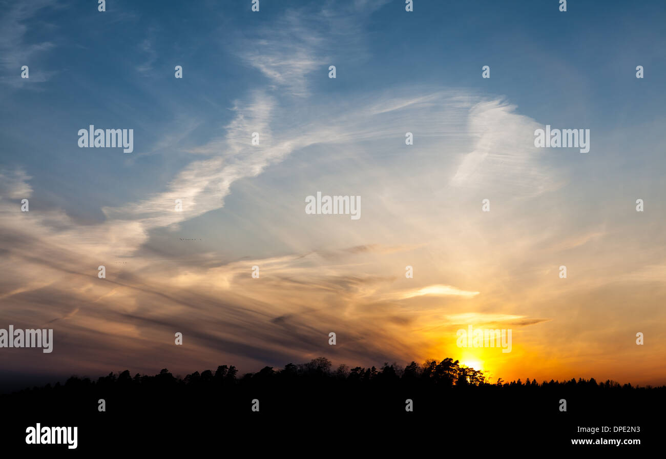 Dim sky hi-res stock photography and images - Alamy