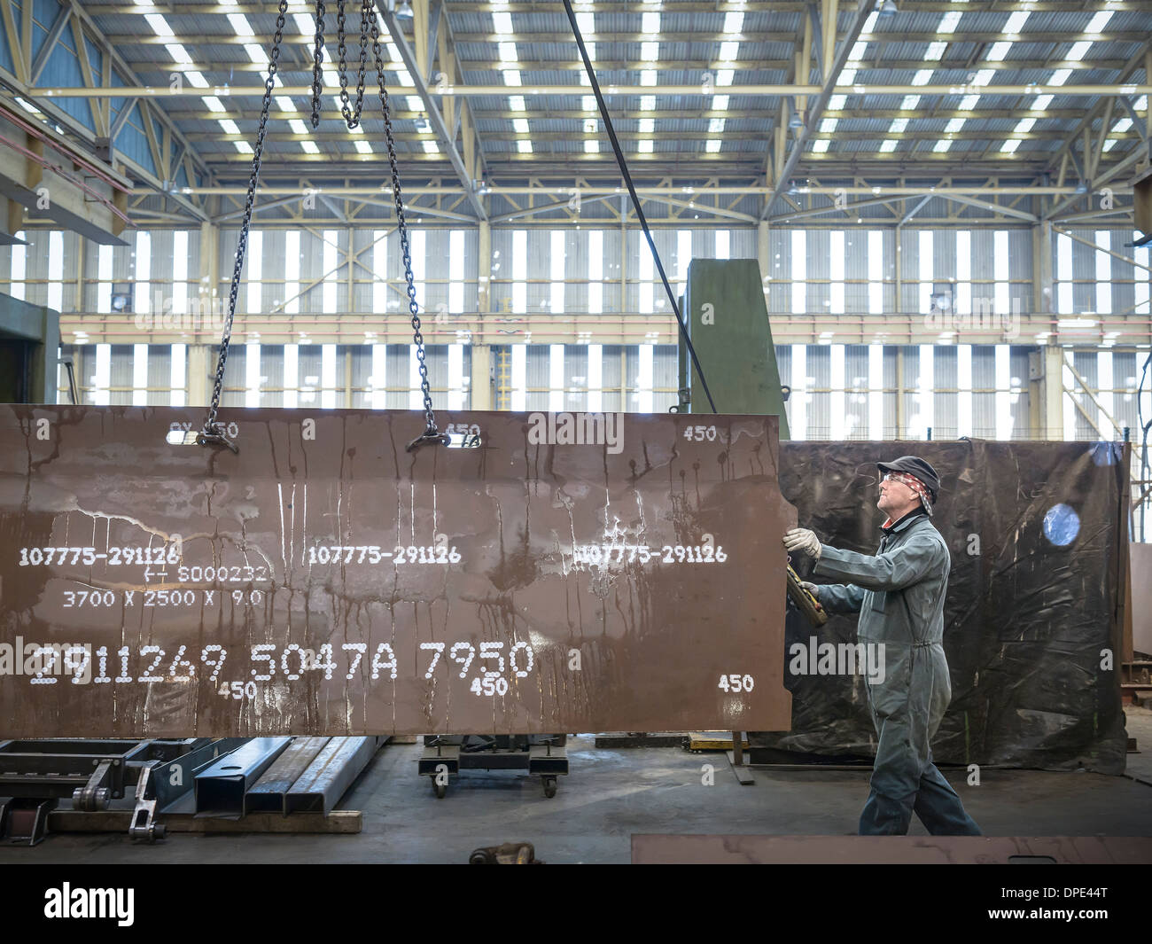 Heavy steel plate hi-res stock photography and images - Alamy