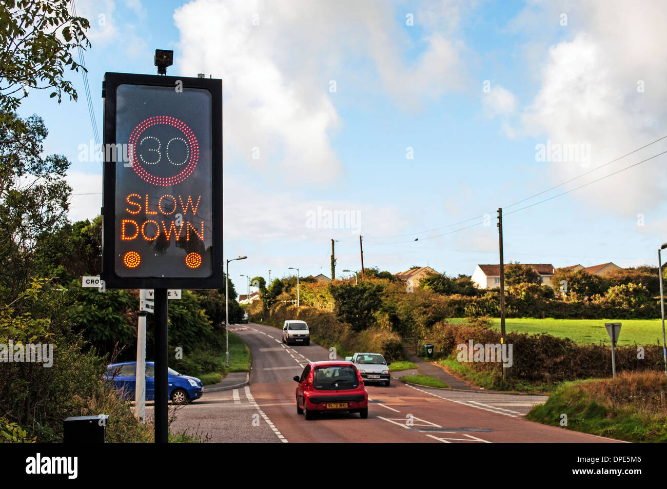 30 mph village speed limit hi-res stock photography and images - Alamy