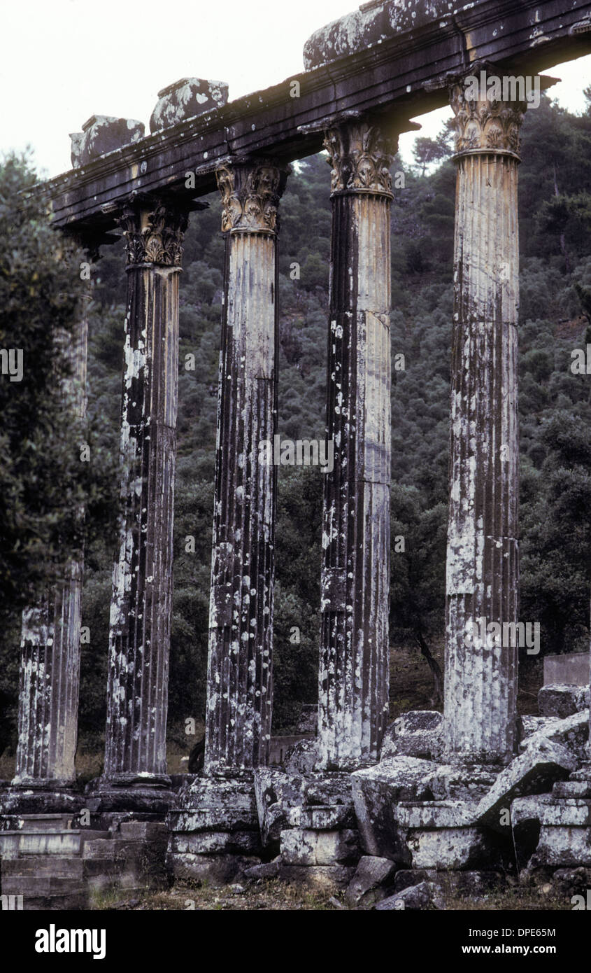 Columns Giant Ruins High Resolution Stock Photography and Images - Alamy