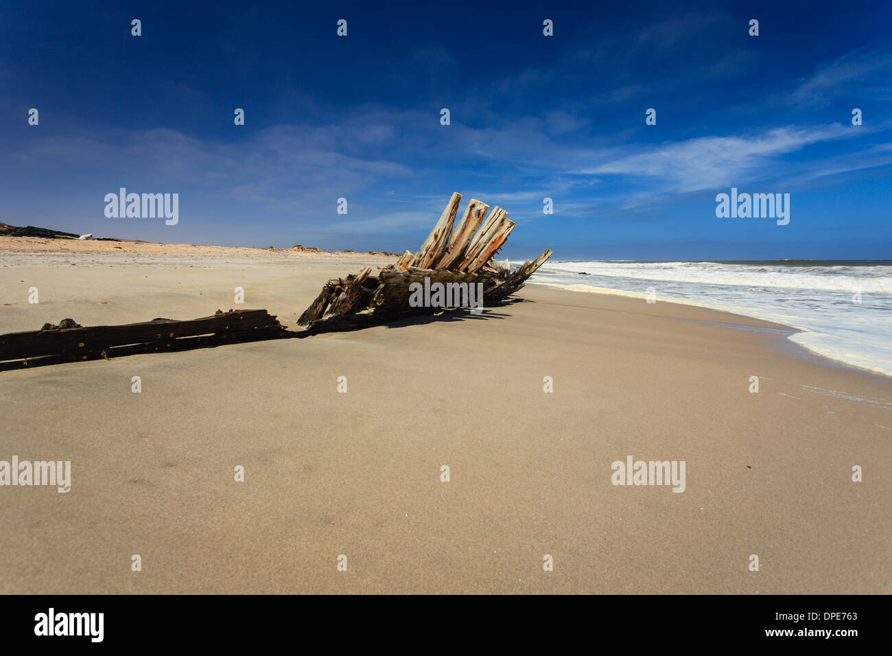 Old shipwreck hi-res stock photography and images - Alamy