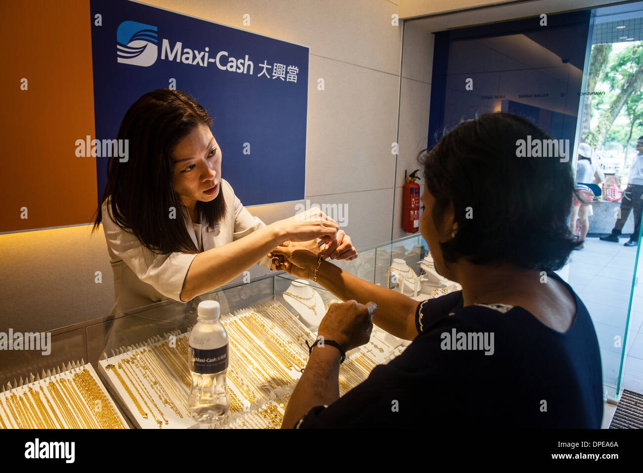 Maxi cash hi-res stock photography and images - Alamy
