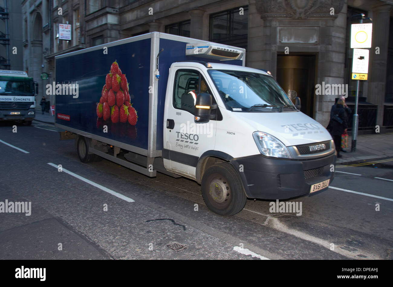 White iveco van hi-res stock photography and images - Alamy