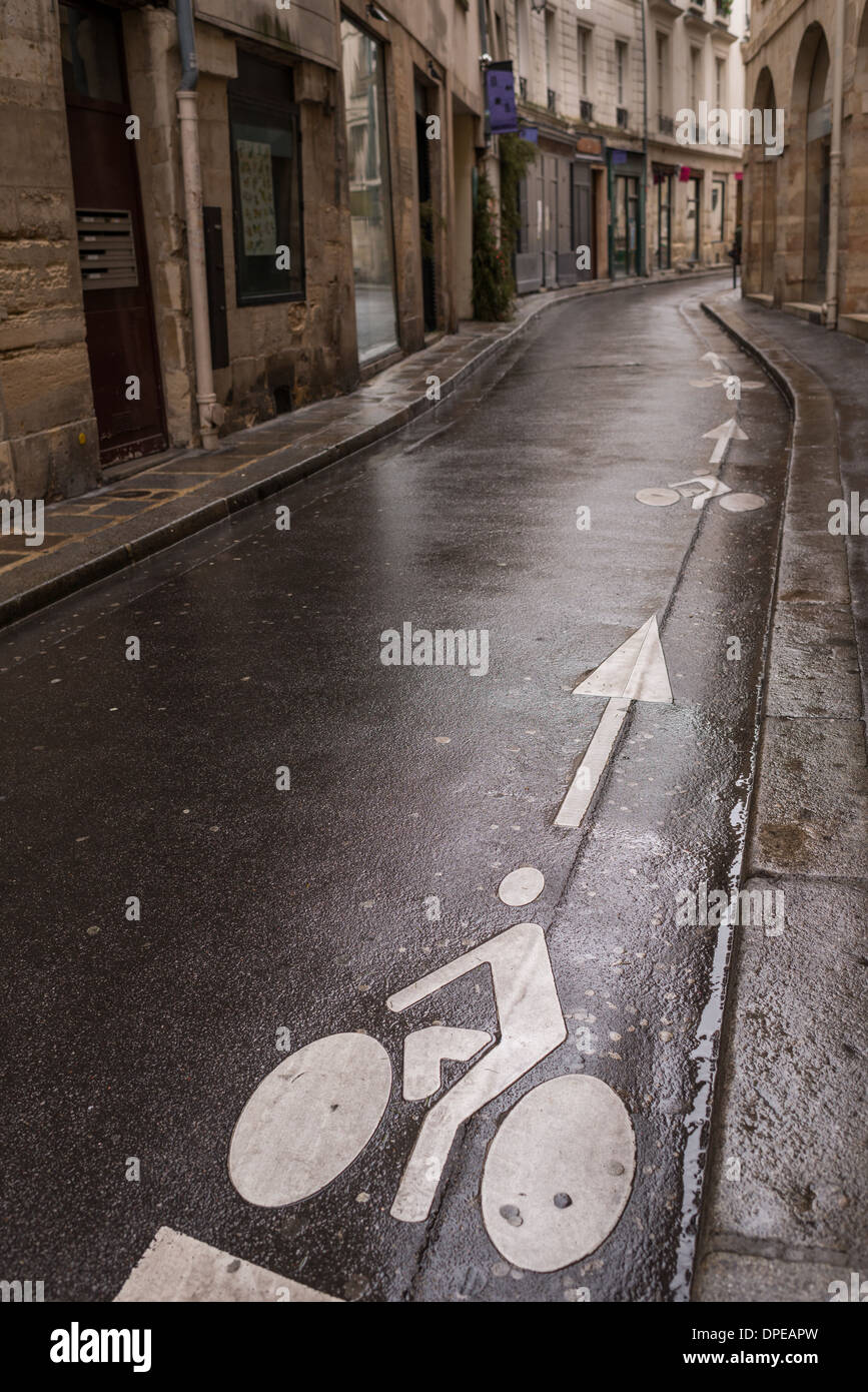 Cycle lane in the St Paul area of Paris Stock Photo - Alamy