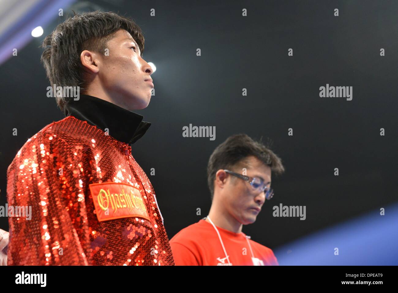 Tokyo, Japan. 6th Dec, 2013. (L-R) Naoya Inoue (JPN), Shingo Inoue ...