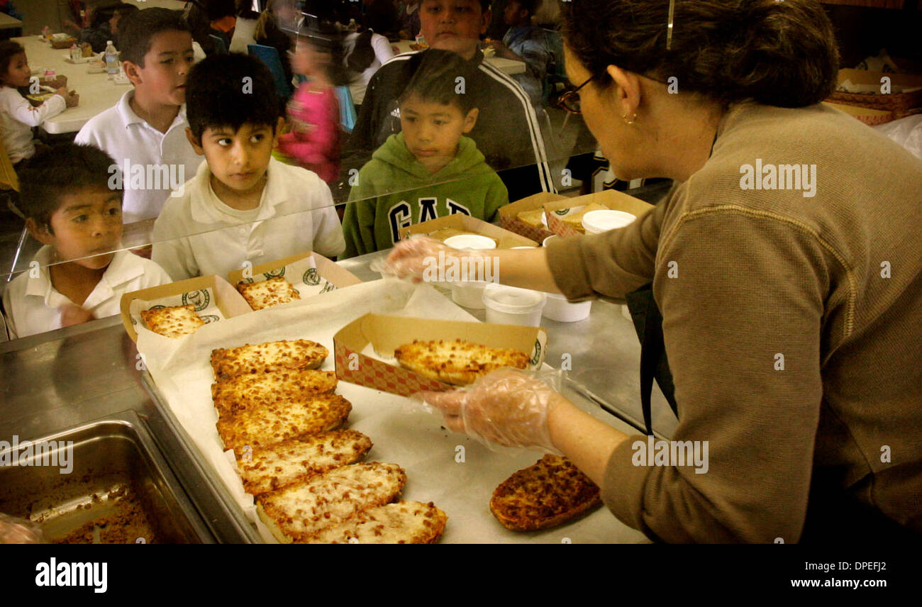 School cafeteria worker students hi-res stock photography and images ...