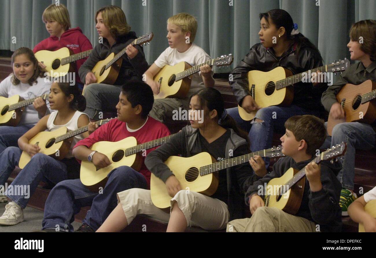 6 guitars hi-res stock photography and images - Alamy