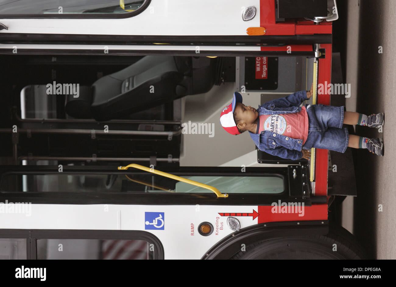 6 wheel bus hi-res stock photography and images - Alamy