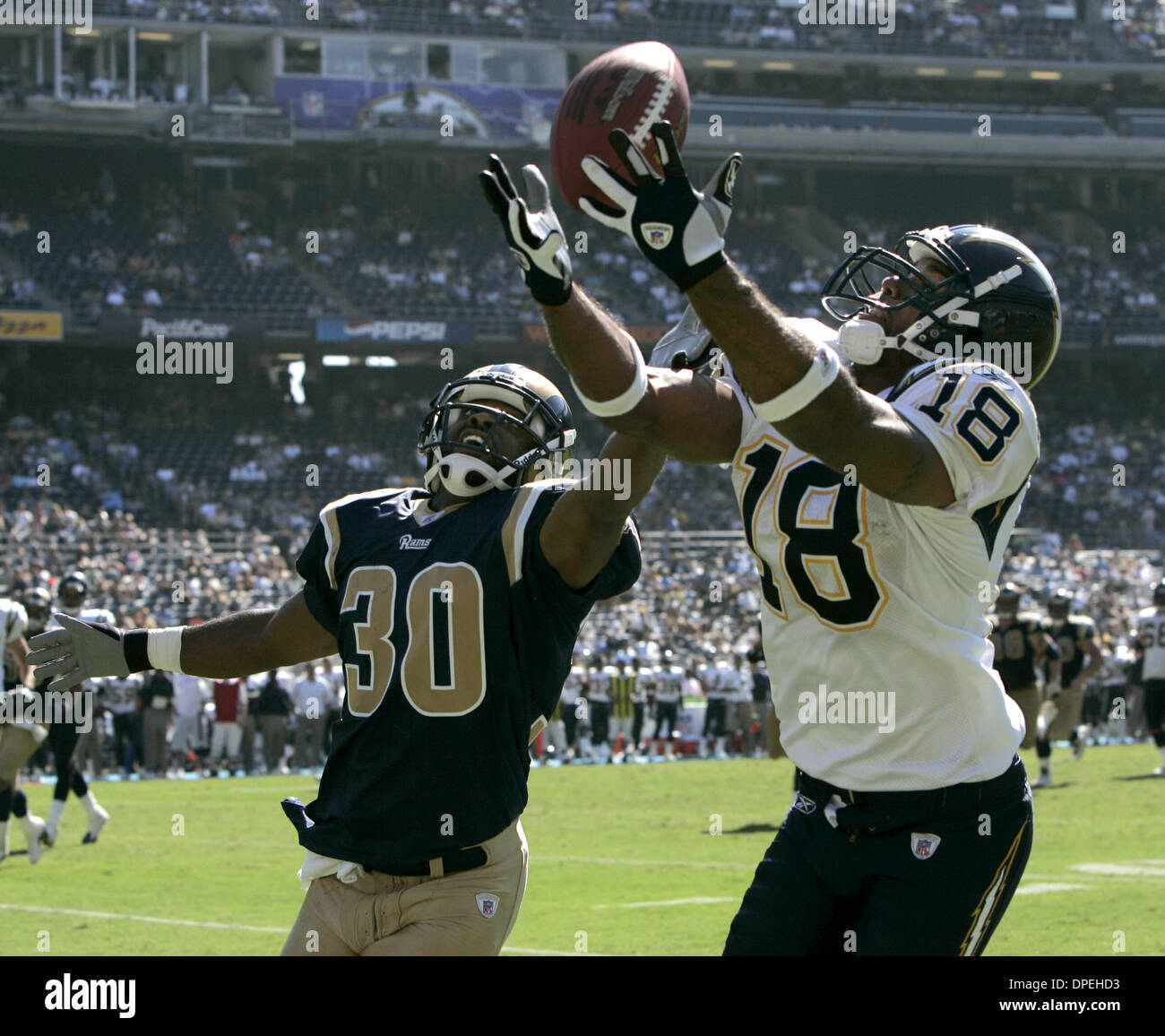 Incomplete pass hi-res stock photography and images - Alamy