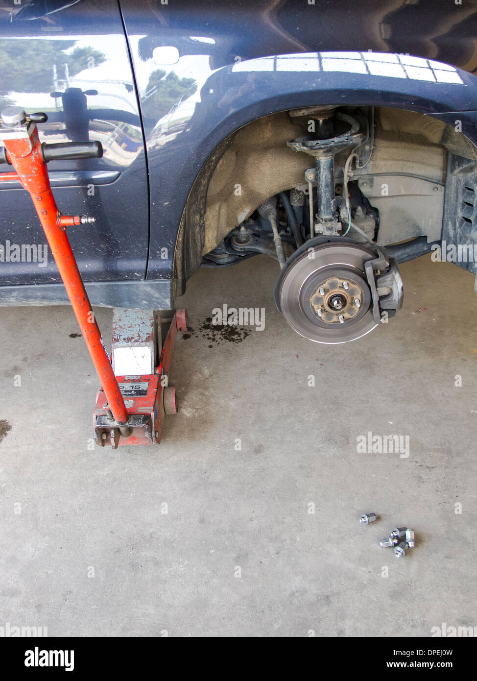 Tyre repair centre hi-res stock photography and images - Alamy