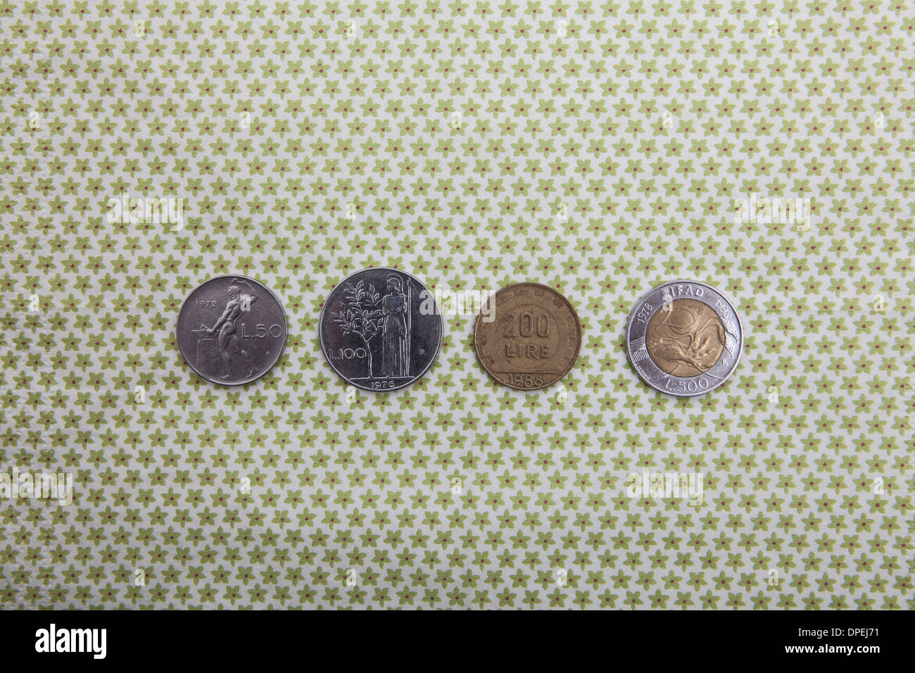 Circulation coins hi-res stock photography and images - Alamy