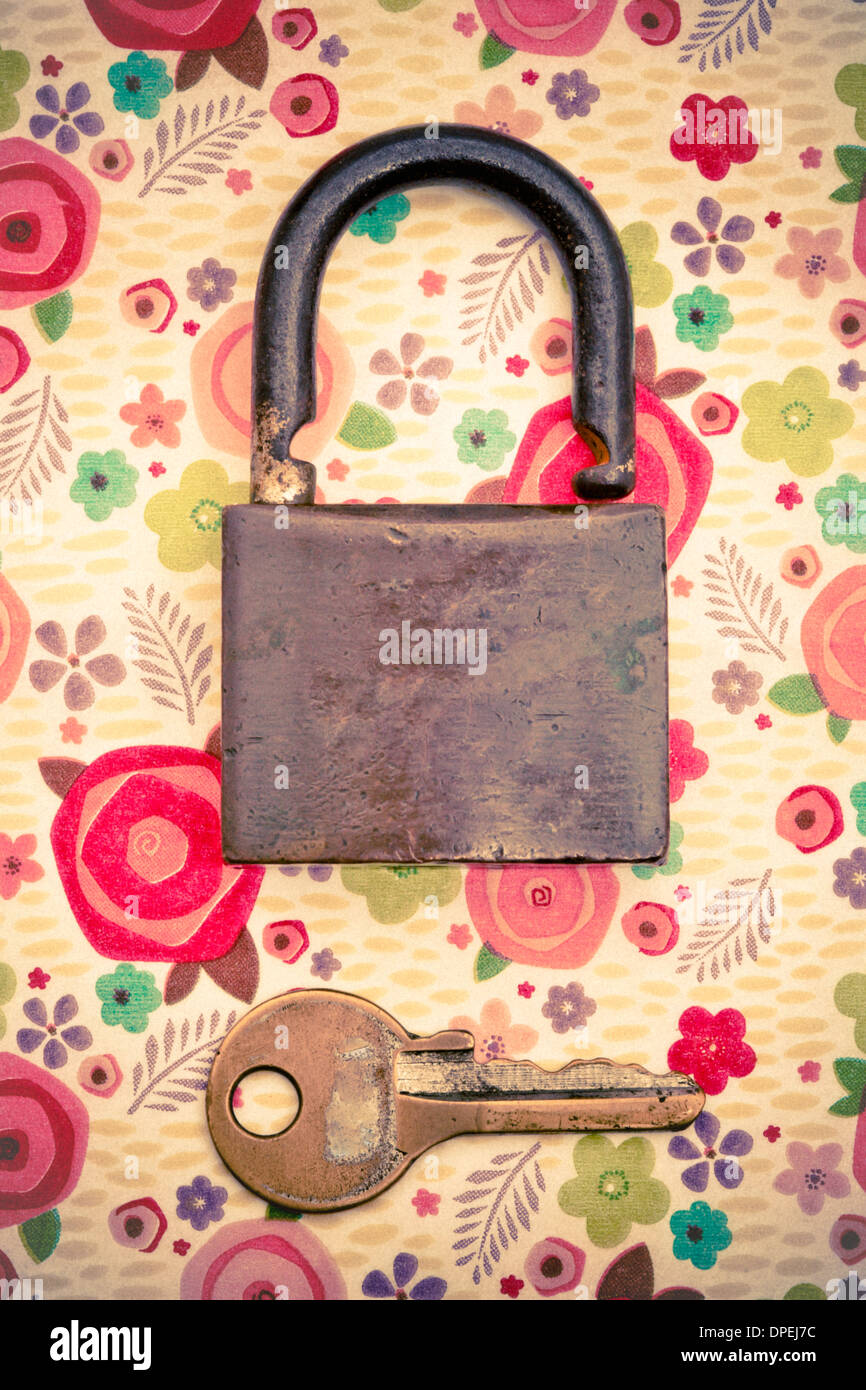padlock and key Stock Photo - Alamy