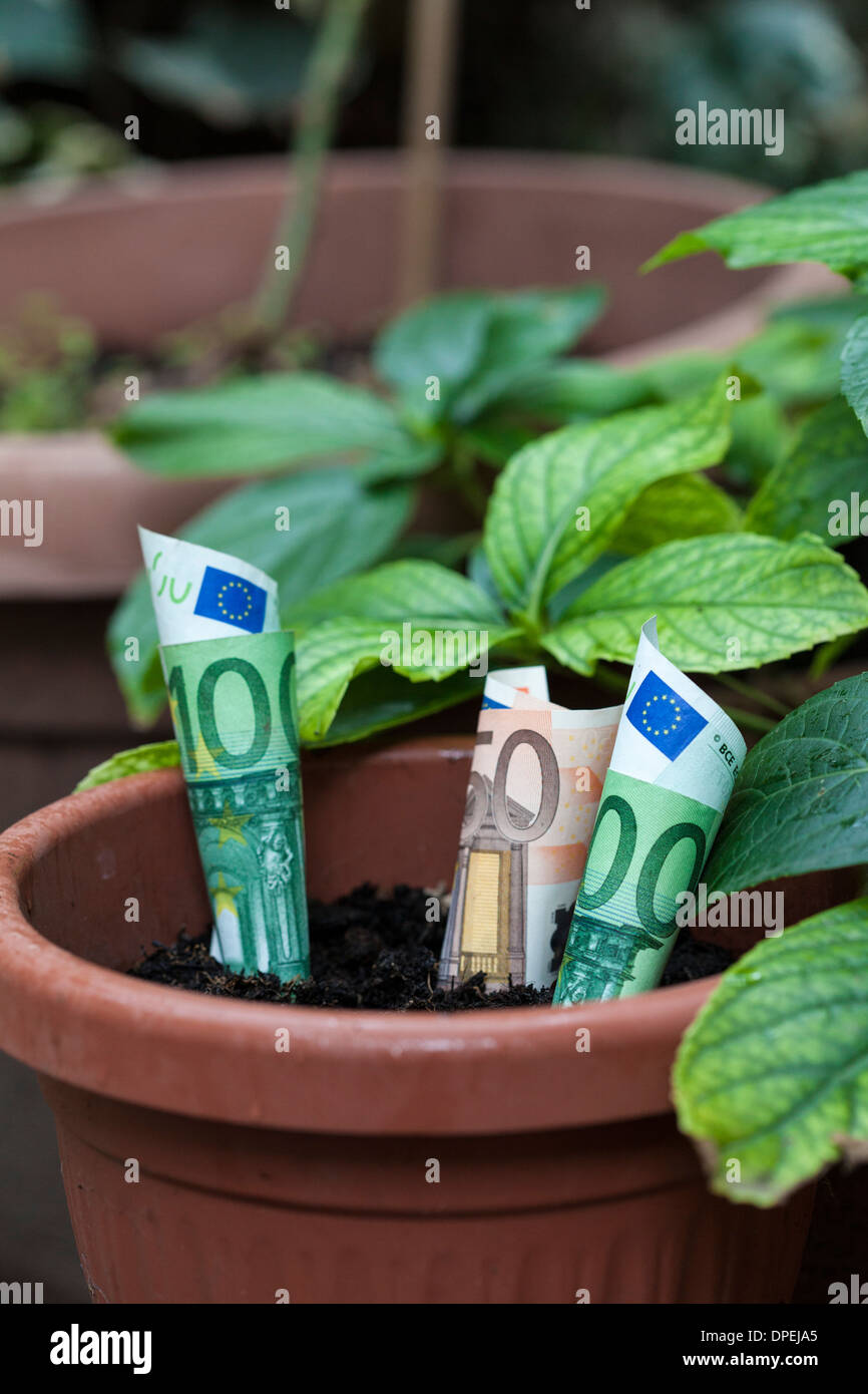 Banknotes in air hi-res stock photography and images - Alamy