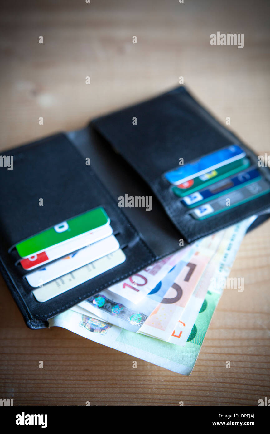 Billfold hi-res stock photography and images - Alamy
