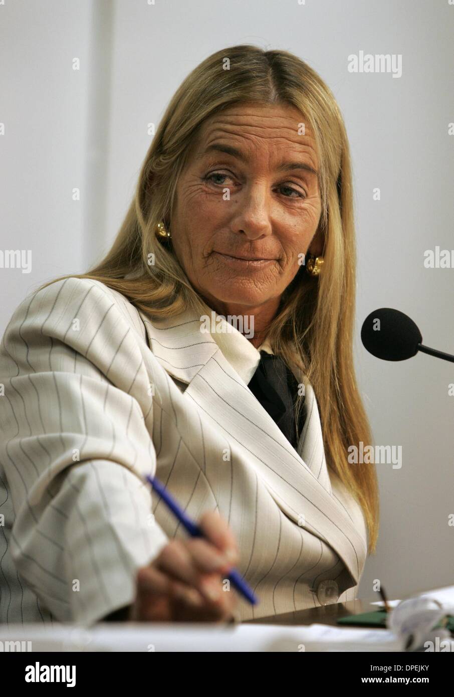 02 01 2005 hi-res stock photography and images - Alamy