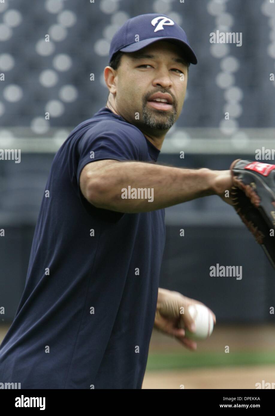 (published 1/29/2005, D-9) Dave Roberts, the new centerfielder for the ...