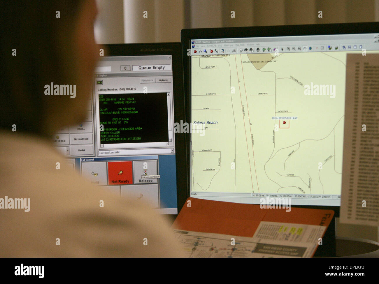 9 1 1 dispatcher hi-res stock photography and images - Alamy