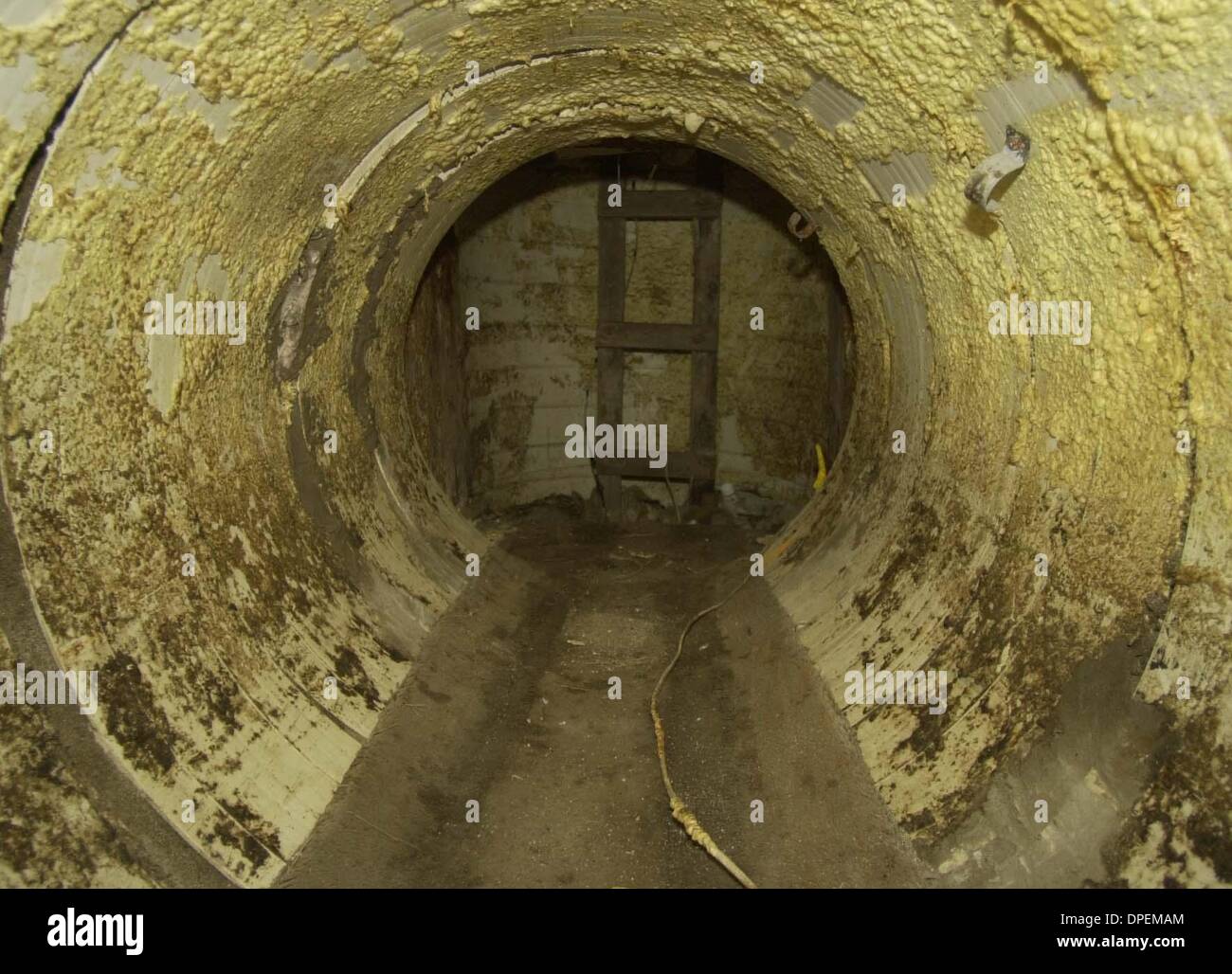 (Published 7/11/2004, B-3:1,2,3; UTS1818862) A wide tunnel, complete ...