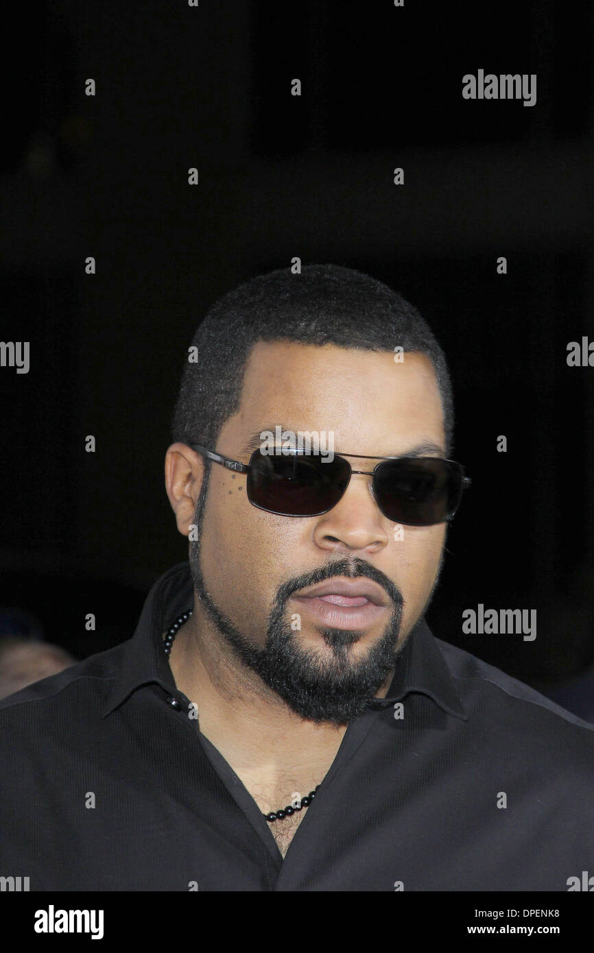 Los Angeles, California, USA. 14th Jan, 2014. Ice Cube arriving at ...