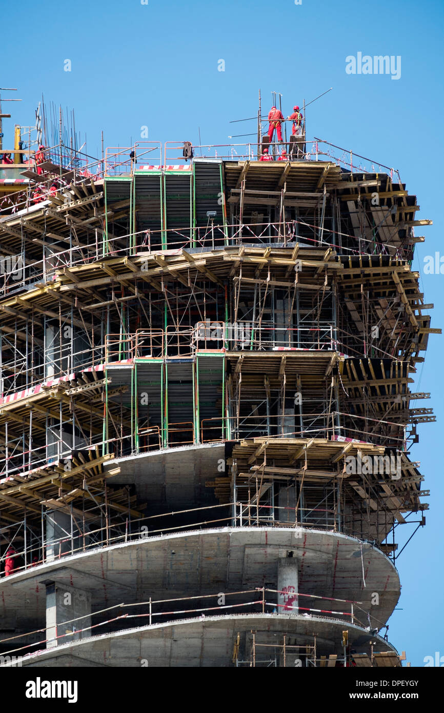 New high-rise office tower under construction at new Business Bay ...